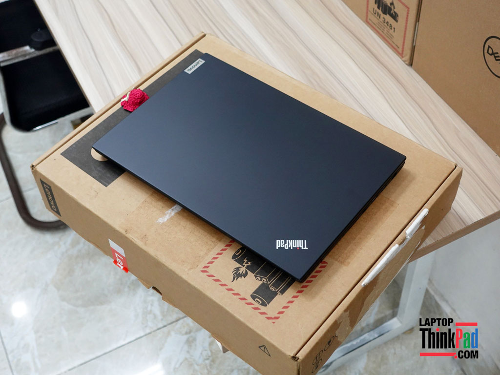 Thinkpad p15v gen 3 i7-12800 RTX A2000 4K 100% Adobe | góp tín dụng